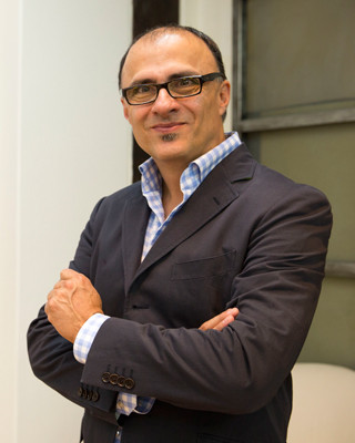 Roberto Burneo Calisto | Universidad San Francisco de Quito